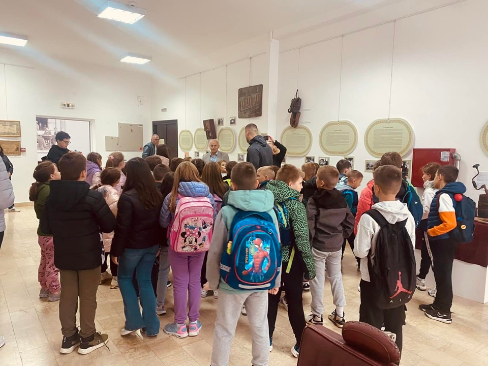 Nis school children visited the Cultural Community Centre - Rudnik
