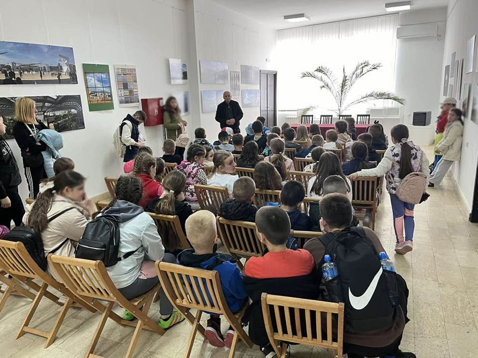 Deca OŠ “Vuk Stefanović Karadžić” u poseti Domu kulture - Rudnik